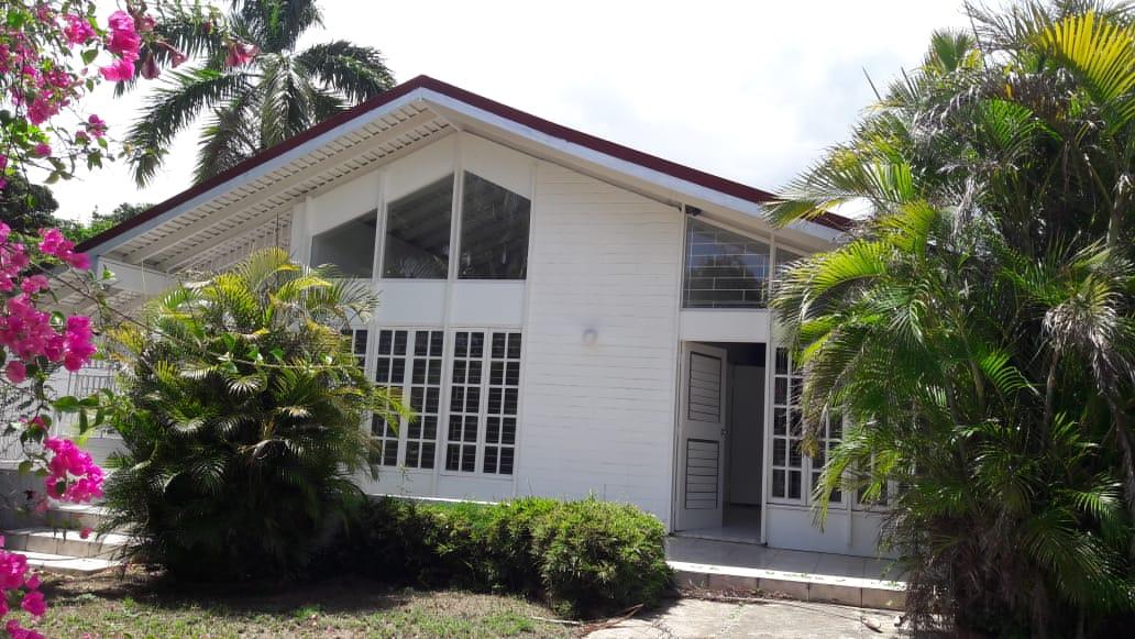 House For Rent: GLENDON CIRCLE, Kingston 6 | $275,000 | Keez
