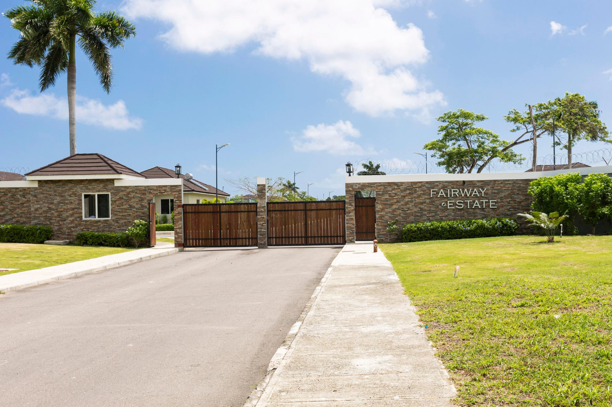 House For Rent: FAIRWAY ESTATE DRAX HALL, Drax Hall Estate | $3,000 | Keez