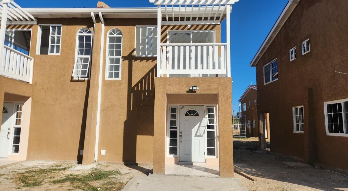 Townhouse For Rent: SANDOWN PALMS, Greater Portmore | $145,000 | Keez
