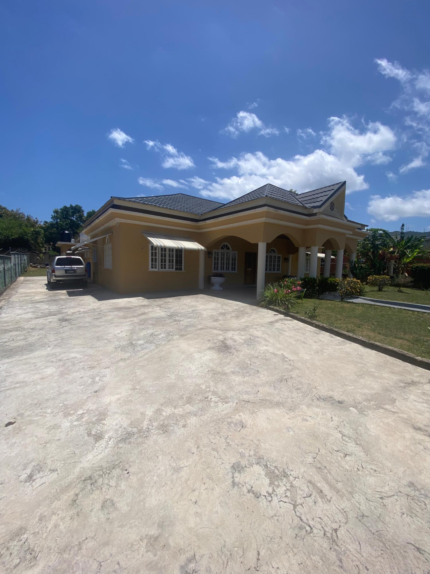 Apartment For Rent: DORCHESTER DRIVE, Ironshore | $1,000 | Keez