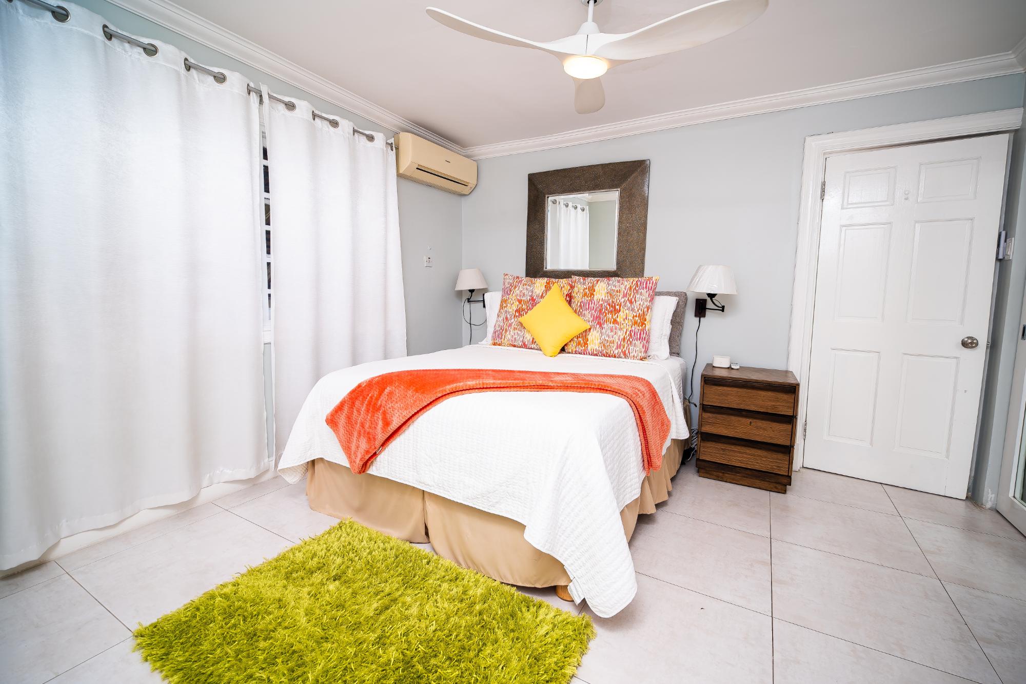 Resort / Villa For Rent: FREEPORT, Montego Bay | $3,500 | Keez