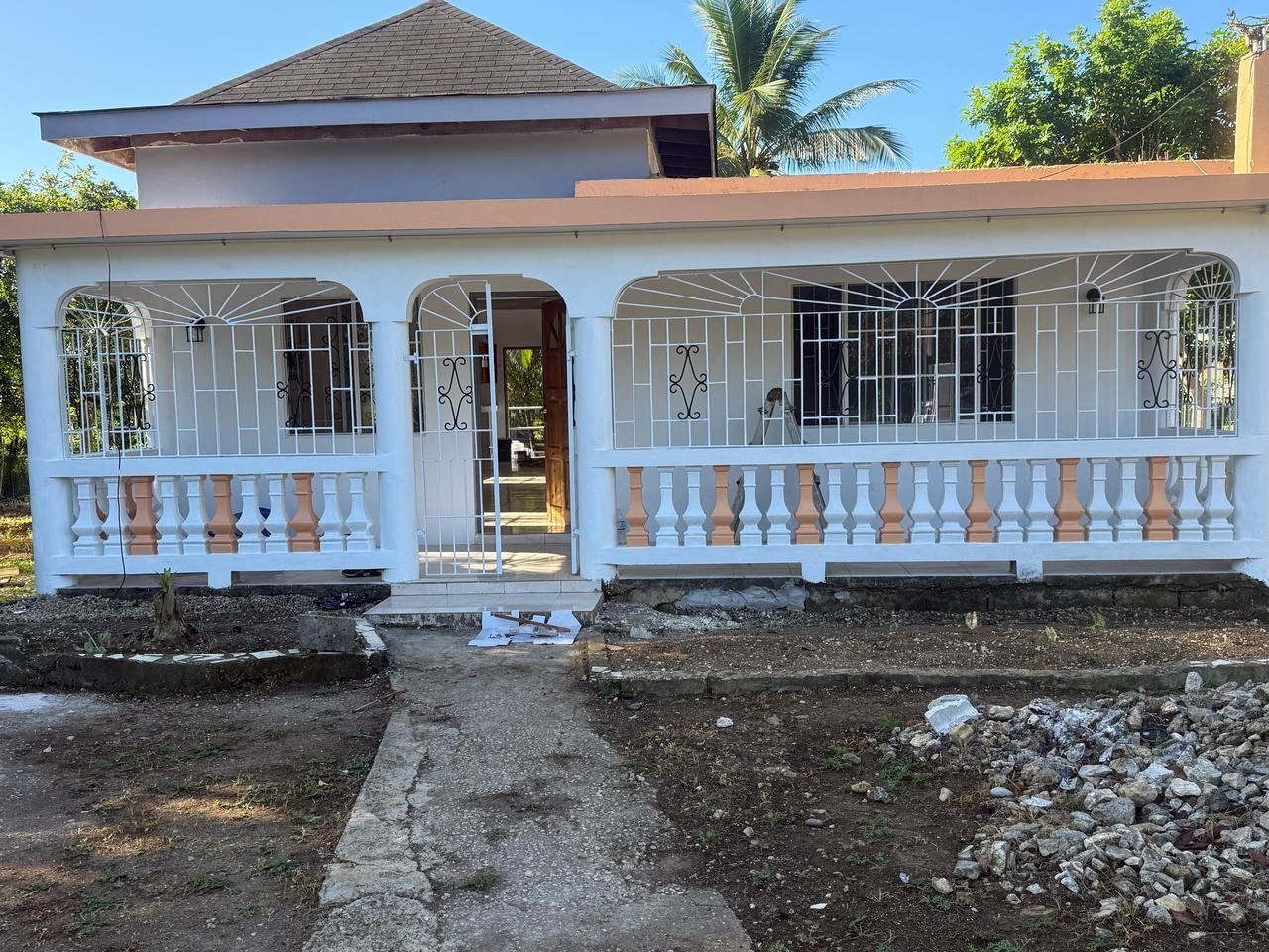 House For Rent: FIRST AVENUE, Montego Hills | $75,000 | Keez