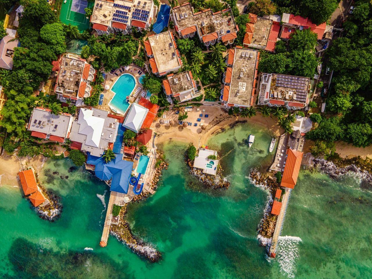 Resort / Villa For Rent: RUNAWAY BAY, Ocho Rios | $1,200 | Keez