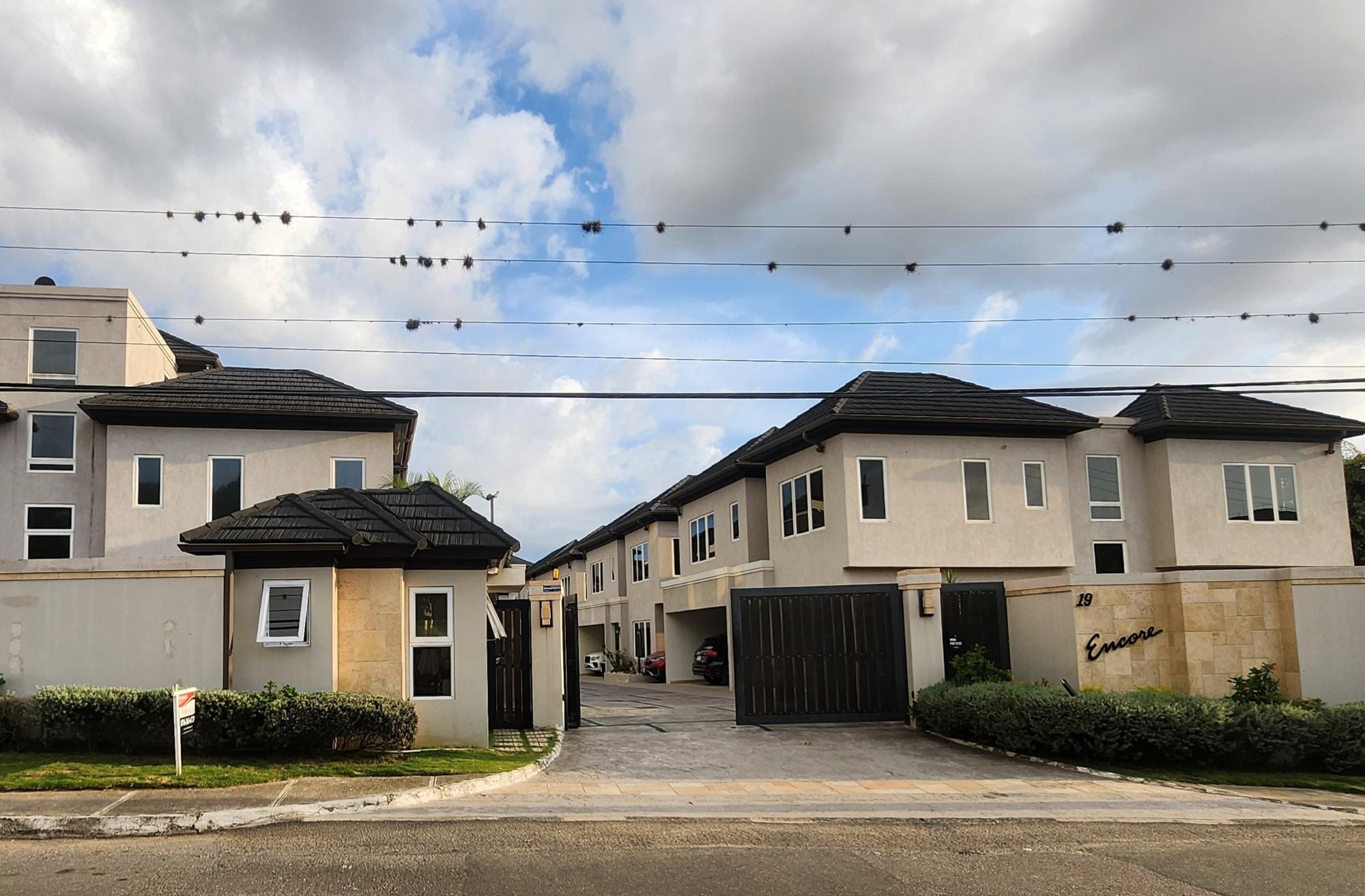 Townhouse For Rent: ACADIA CIRCLE, Kingston 6 | $3,400 | Keez