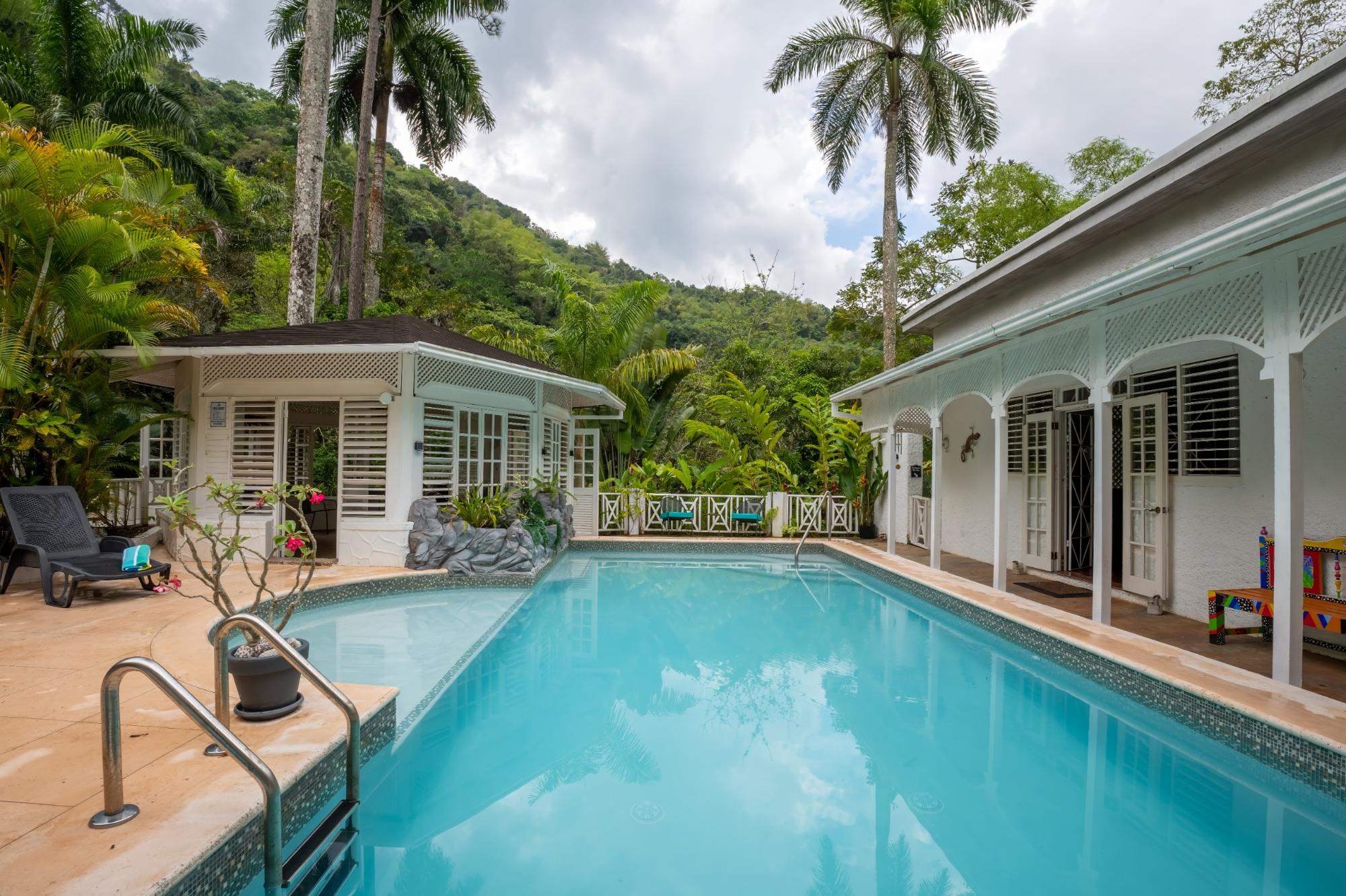 Resort / Villa For Rent: MARYLAND, Gordon Town P.O. | $6,000 | Keez