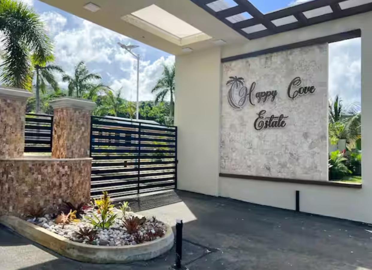 House For Rent: PYRAMID POINT, Ocho Rios | $2,400 | Keez