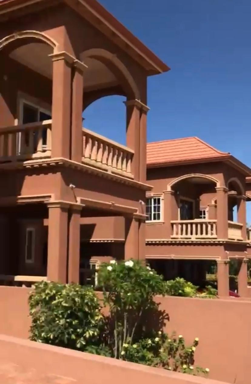 Townhouse For Sale: NEWARK ESTATE, SPUR TRE, Spur Tree | $37,000,000 | Keez