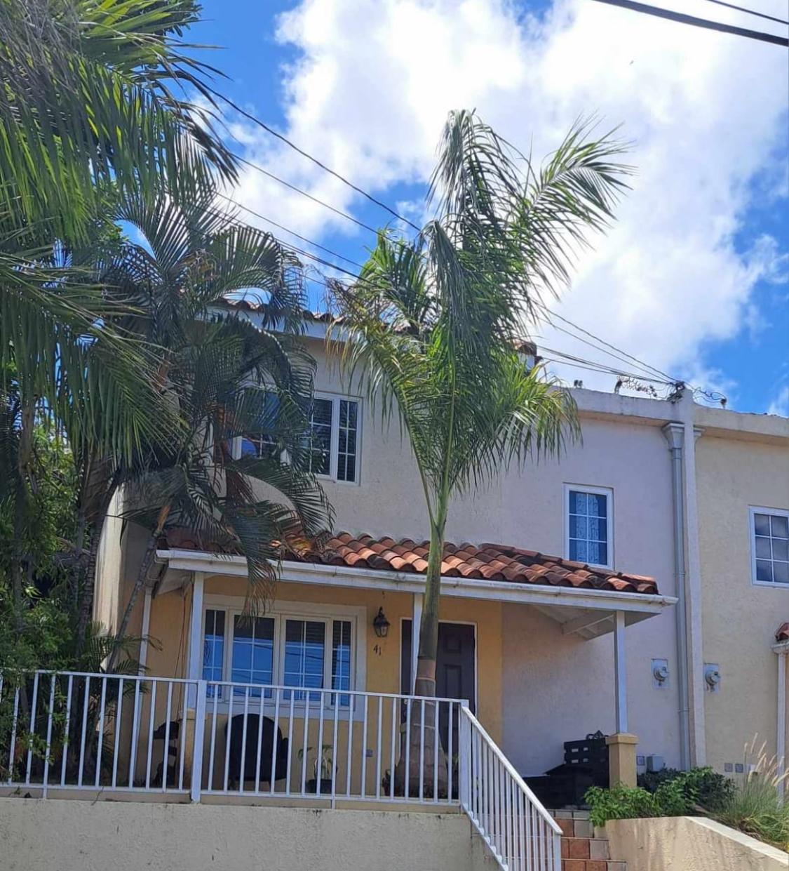 Townhouse For Rent: MANGO WALK COUNTRY CLUB, Montego Bay | $1,500 | Keez