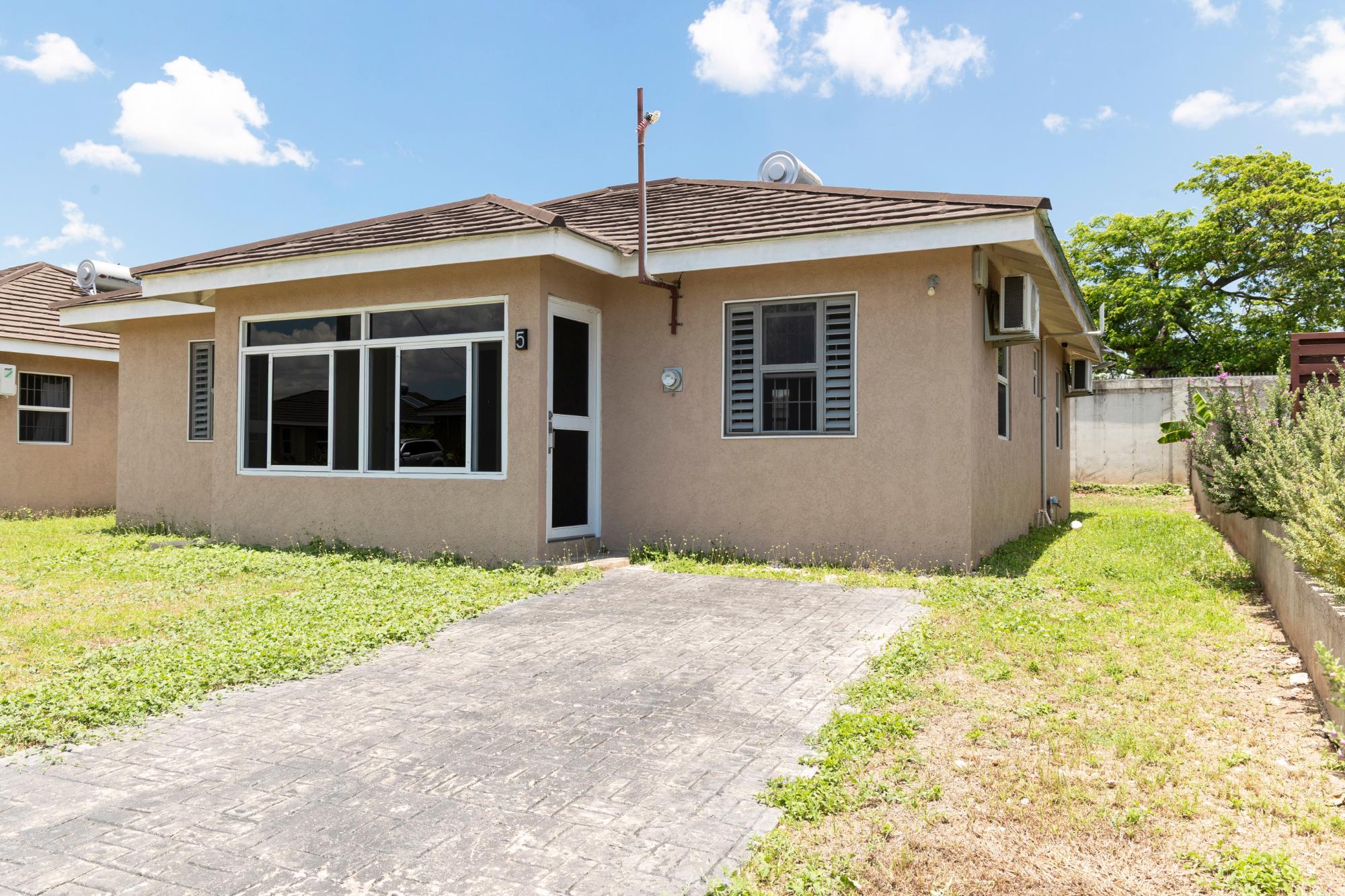 House For Rent: COLBECK MANOR, Old Harbour | $150,000 | Keez