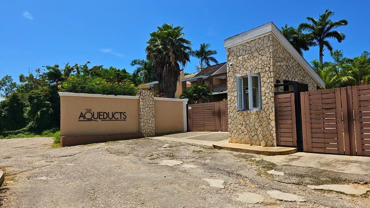 Townhouse For Sale: NORMAN MANLEY BOULEVARD, Negril | $370,000 | Keez