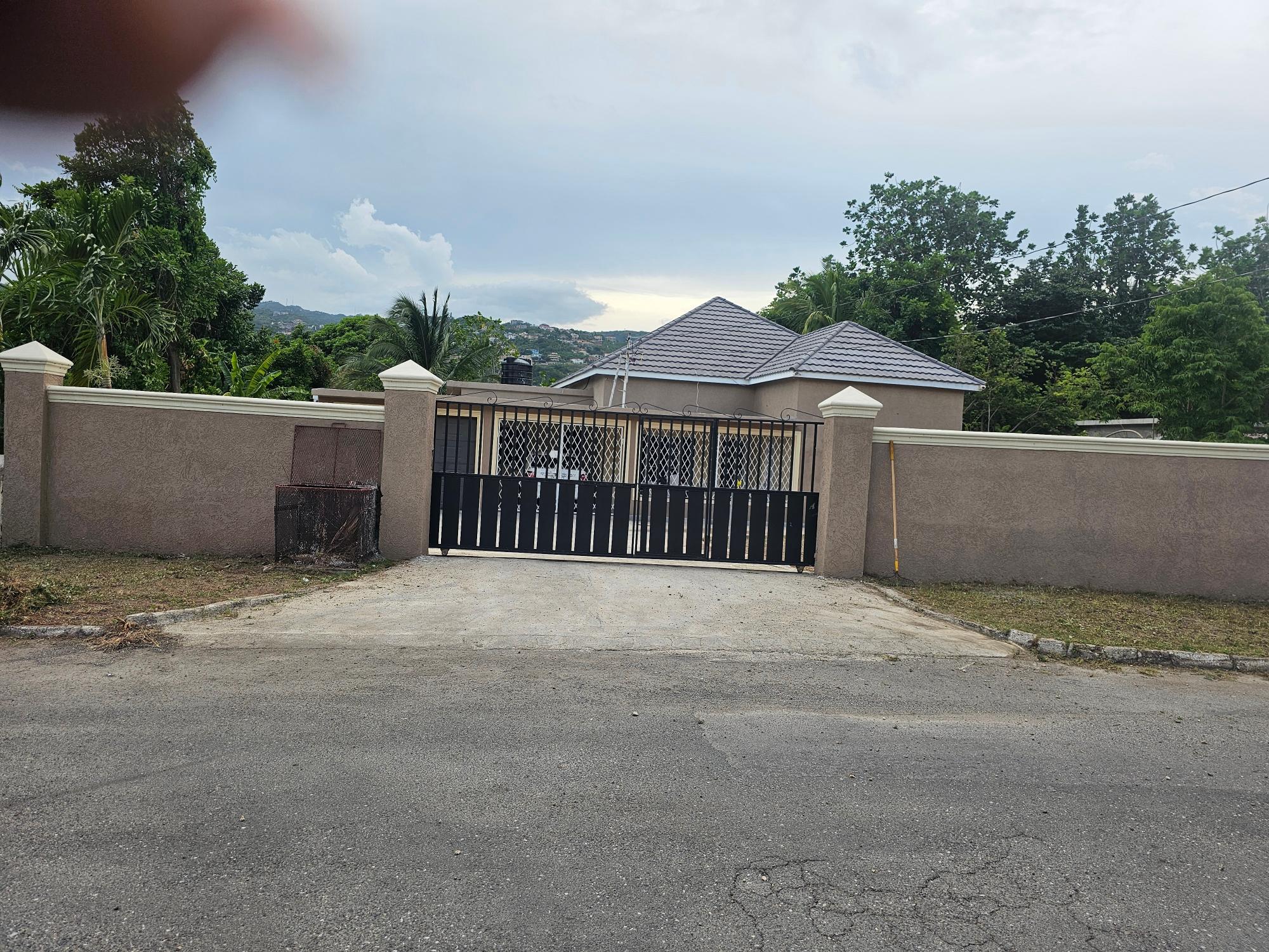 House For Sale: PARK AVENUE, HAVENDALE, Kingston 19 | $65,000,000 | Keez