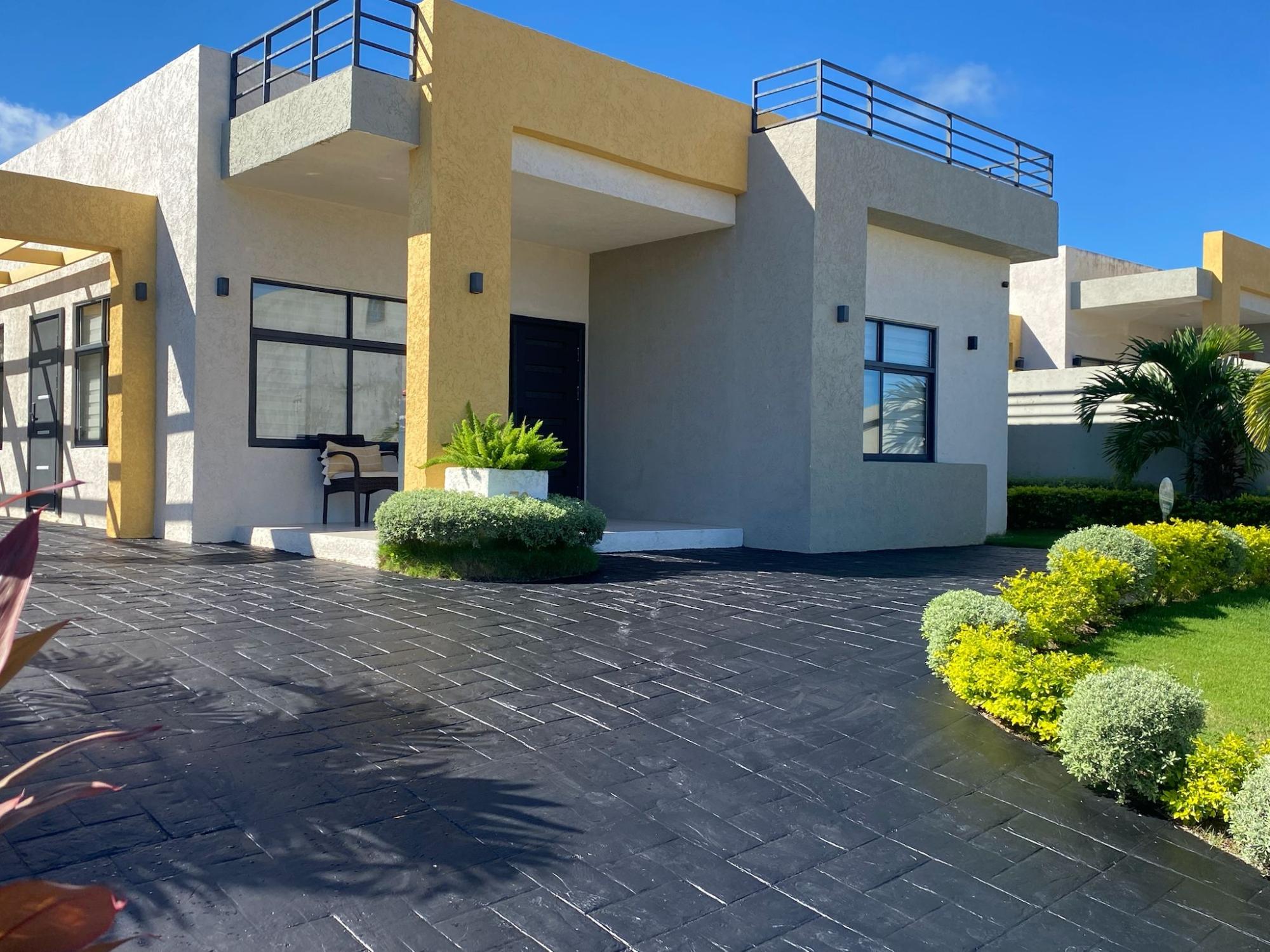 House For Rent: PYRAMID POINT PHASE 1, Ocho Rios | $2,000 | Keez