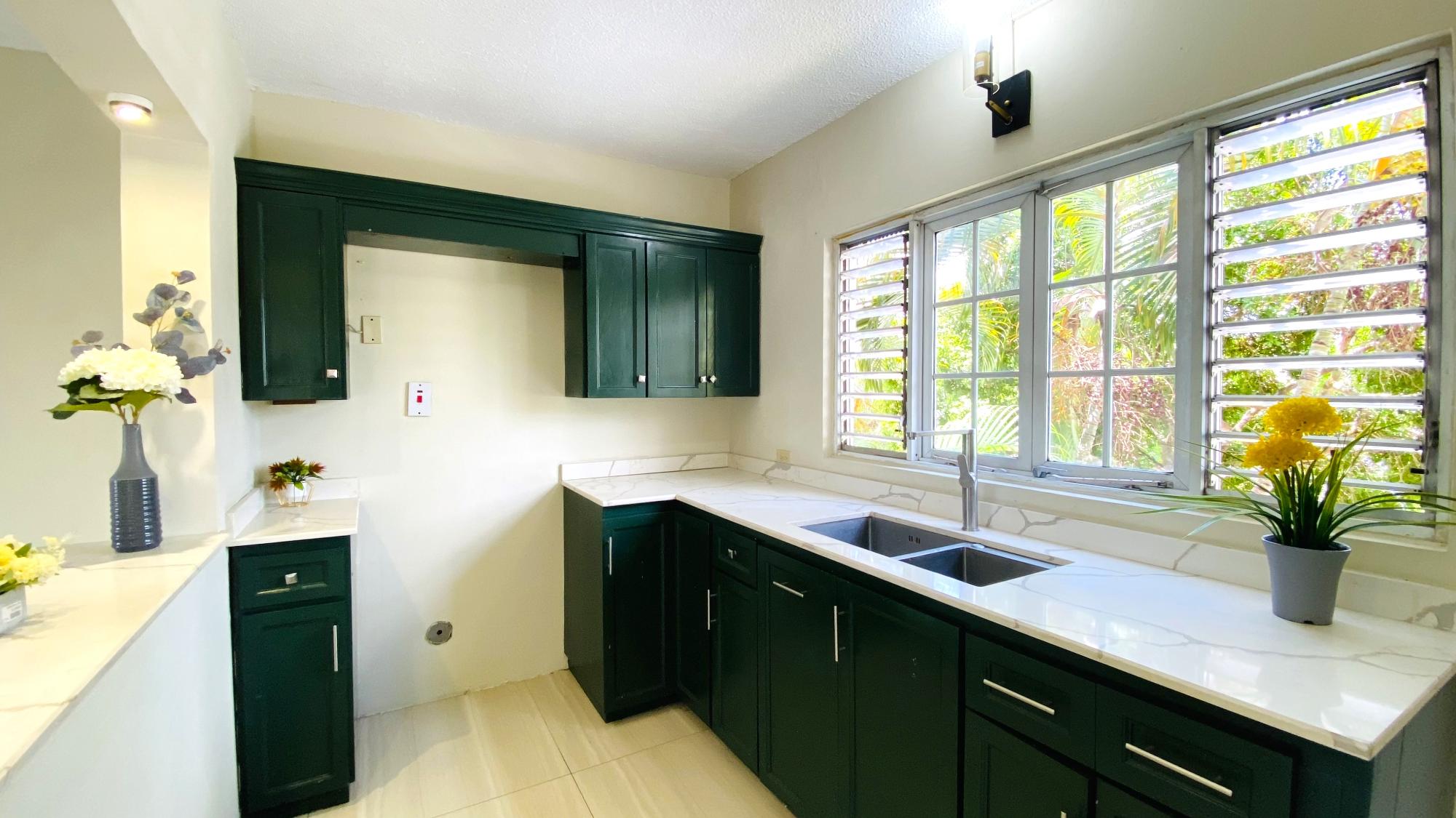 Apartment For Rent: PLANTATION SPRINGS, Kingston 20 | $120,000 | Keez