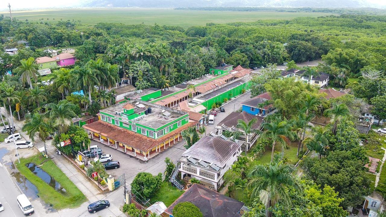 Offices / Commercial Bldg For Rent: NORMAN MANLEY BLVD BEACH, Negril ...