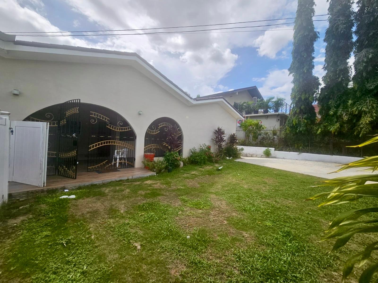 House For Rent: GLENDON CIRCLE, Kingston 6 | $275,000 | Keez