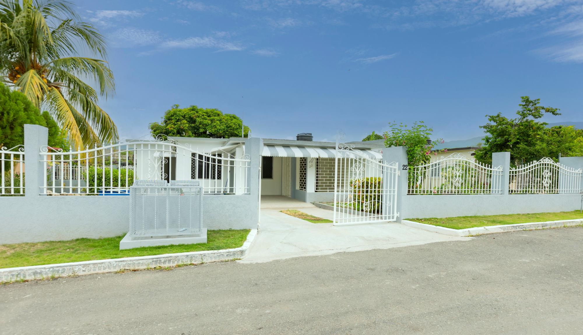 House For Rent: EAST KING@~apos;S HOUSE CIRCLE,, Kingston 6 | $2,200 | Keez