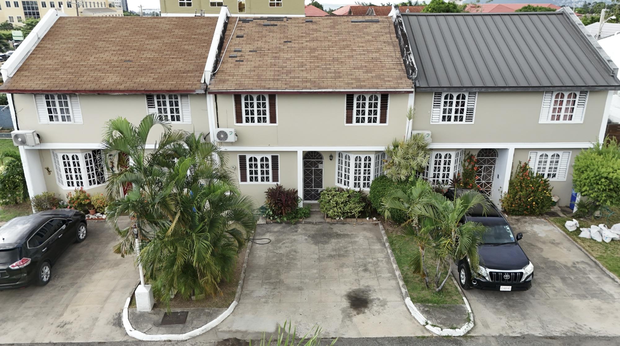 Townhouse For Rent: HOPE ROAD, Kingston 6 | $260,000